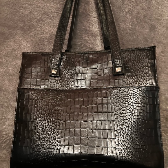 Pouchee | Bags | Absolutely Gorgeous Black Leather Shoulder Bag Room ...